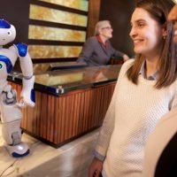 Hilton ve IBM işbirliğiyle geliştirilen concierge robotu: Connie - Webrazzi