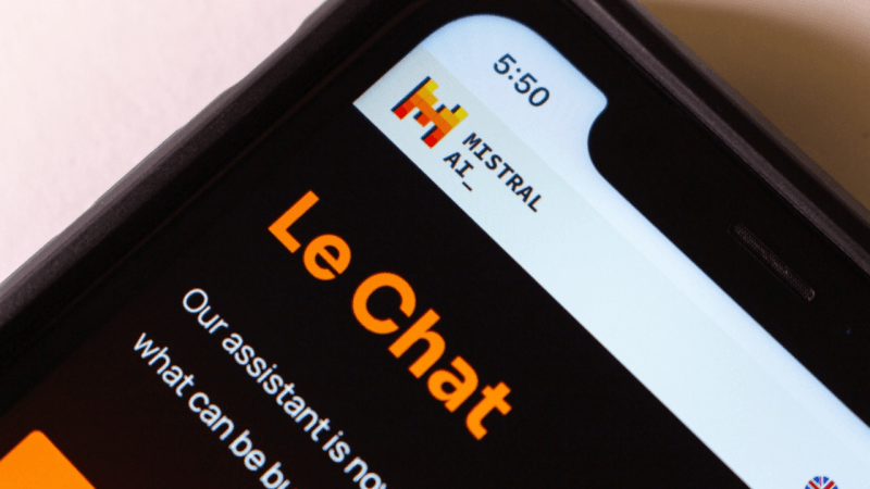 Mistral'in Le Chat'i için yeni özellikler: Derin araştırma, sesli ...